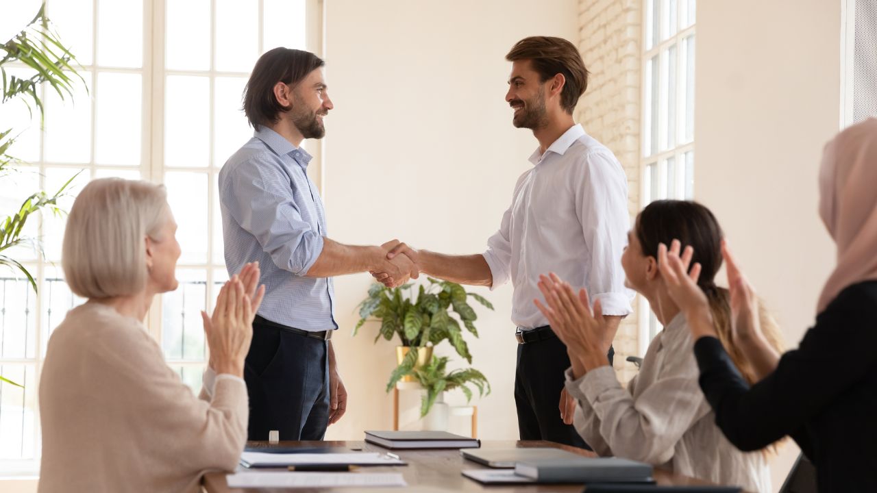 A Leader’s Guide to Providing Meaningful Recognition - Smart AF Magazine